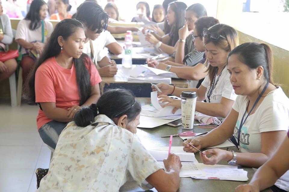 Dswd 4ps Payout At The Senior Citizens Pavillion Talisay Public Plaza